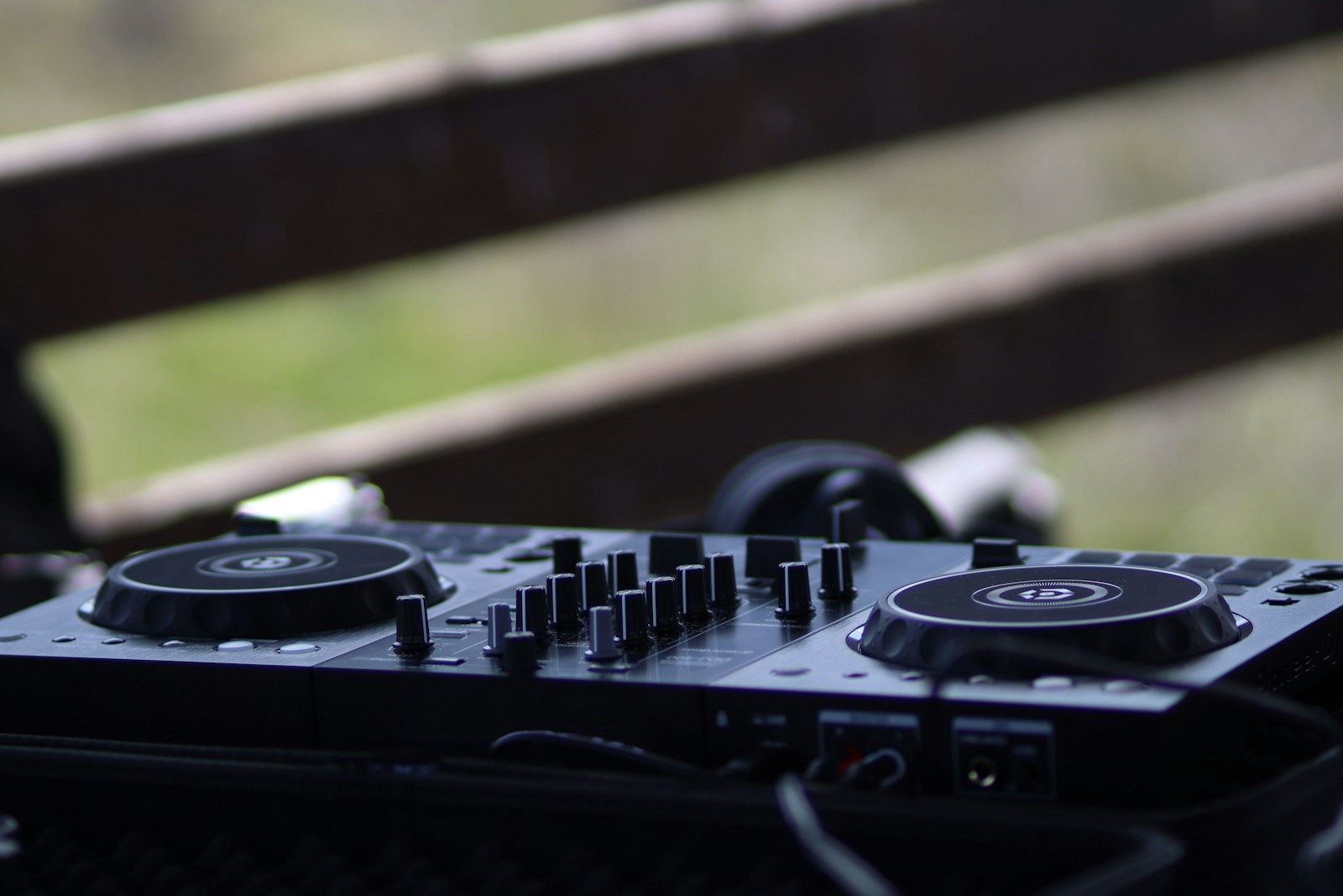 Ultimate Guide to Distribute Music to All Platforms now